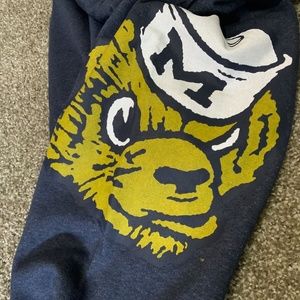 Nike | Pants | Nwt Mens Xl Nike Michigan Wolverines Vault Logo Fleece ...